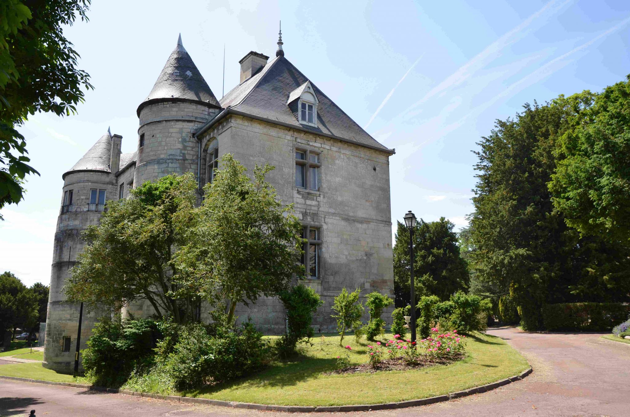HISTOIRE DU CHATEAU - Château de Montataire